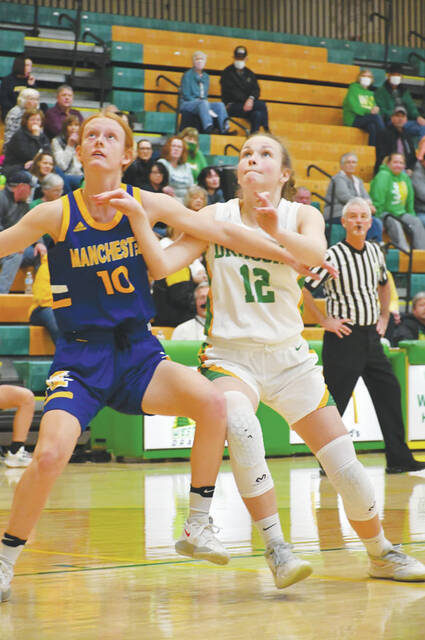 Rowe sets single game scoring record, Lady Dragons blow by Manchester ...
