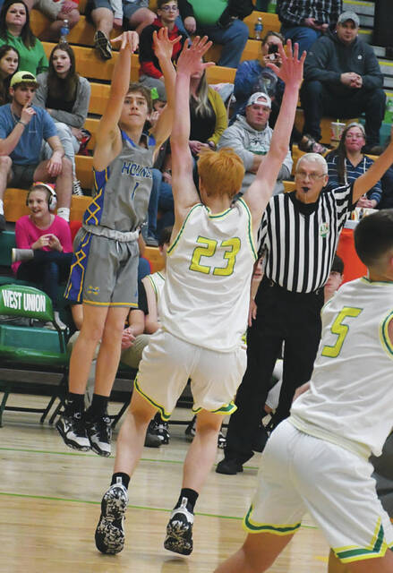 Darnell, Hayslip lead Hounds to consolation win | People’s Defender